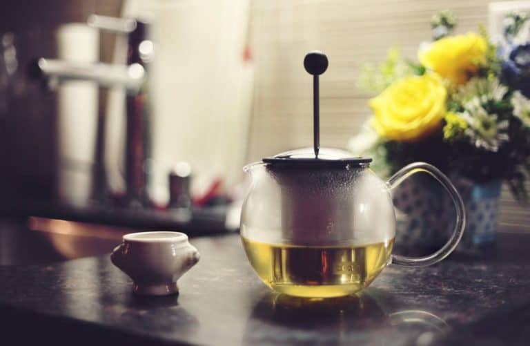 Teapot Vs Tea Kettle: What's the Big Difference? - Little Upgrades